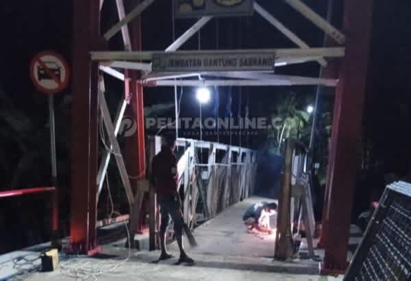 Perbaikan Jembatan Gantung Milik Kementerian PUPR di Jember Dihentikan Warga